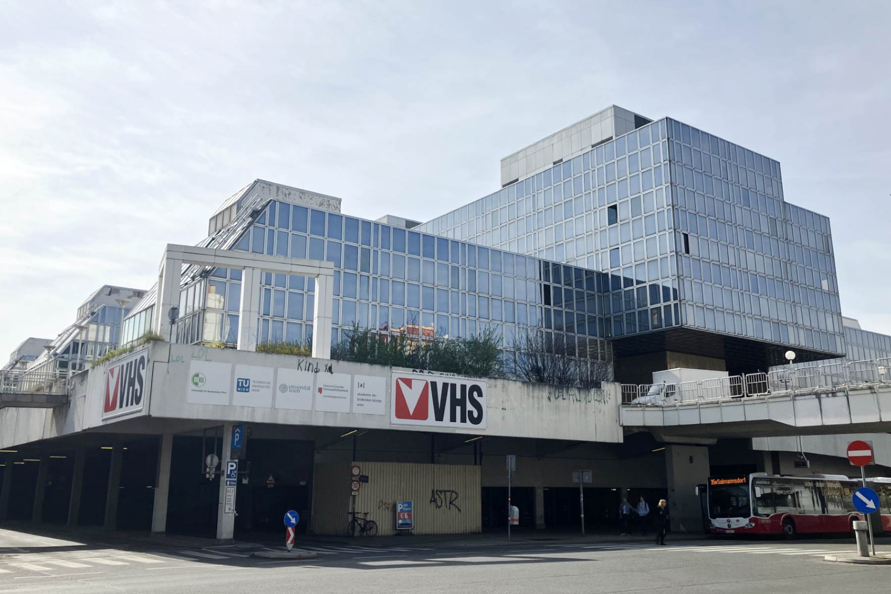 Vienna Launches New Education Centre to Help Refugee Integration - The ...